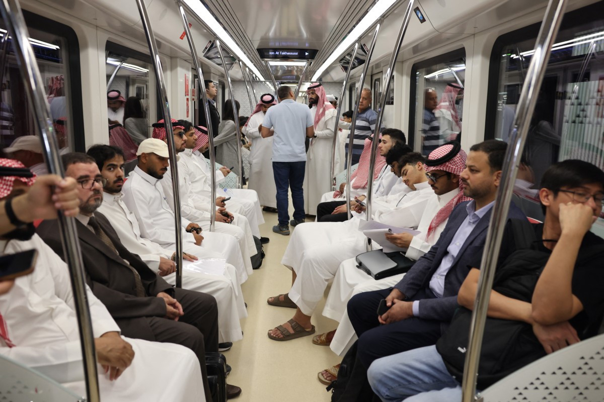 Jusoor Post » New metro cuts through Saudi social divisions